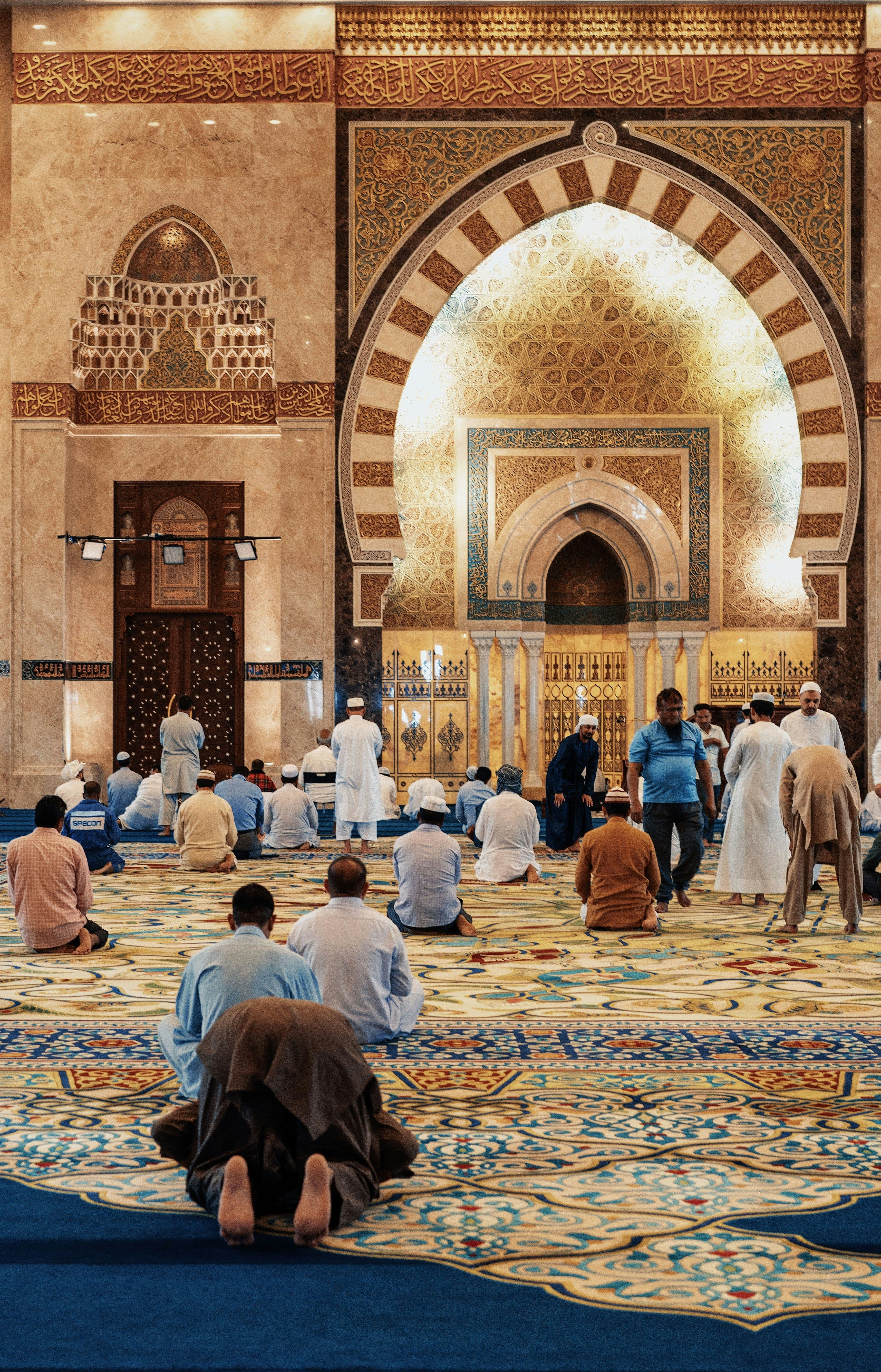 Ramadan 2026 in Dubai: Dates, Rules, and What Expats Should Know